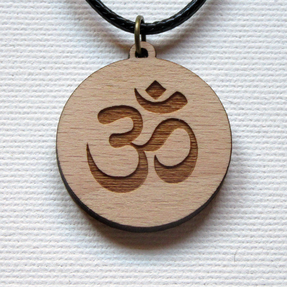 Medalion cu Simbolul OM - Mandalas